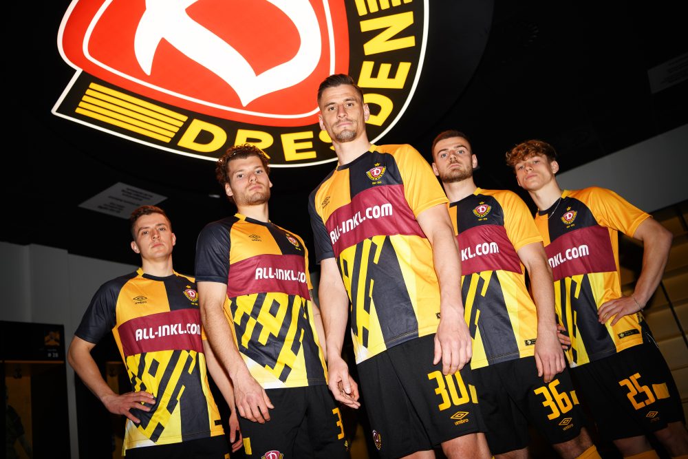 Dynamo zeigt sich im Jubiläumstrikot