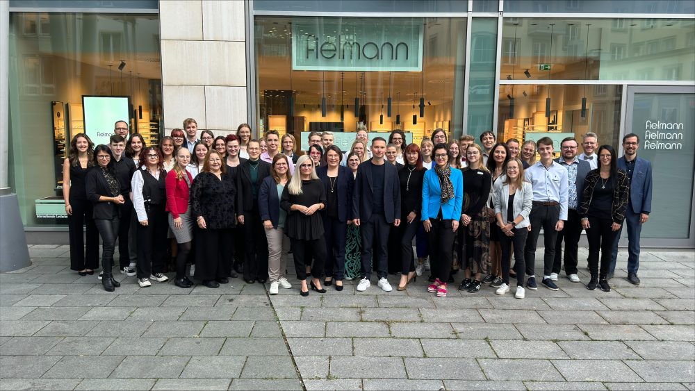 Fielmann-Filiale in der Altmarkt Galerie im neuen Glanz erschienen ...