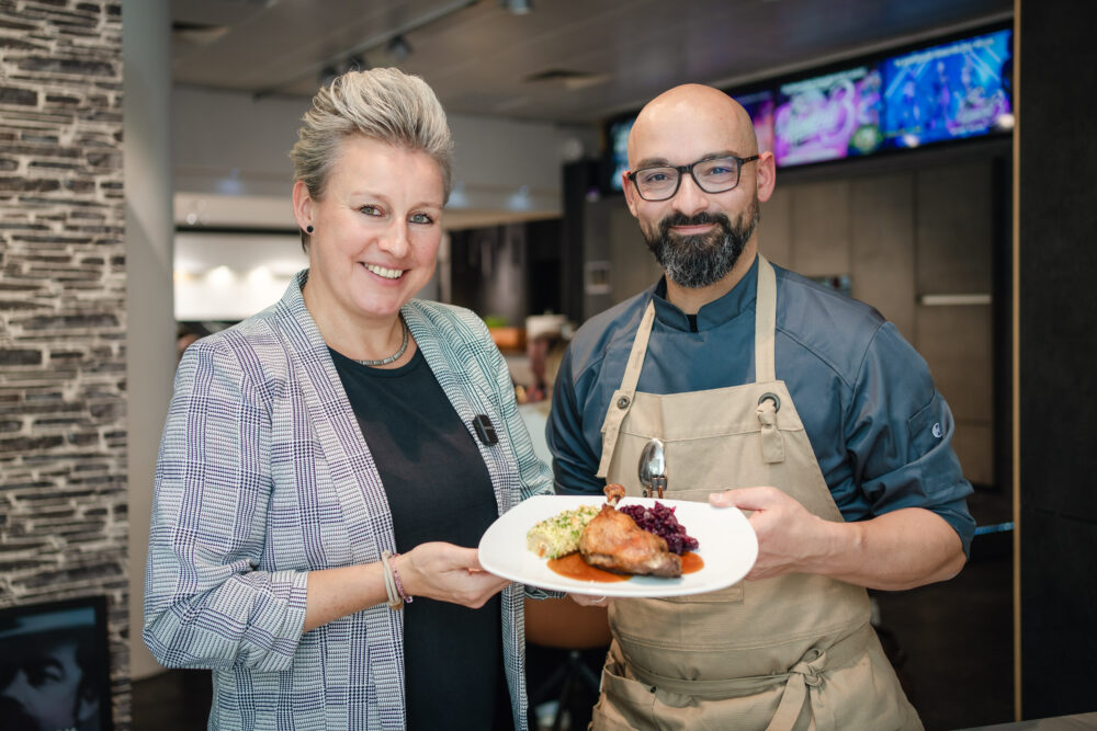 Wenn die Ente im Mittelpunkt steht - ist wieder Dinnershow-Zeit - DAWO ...